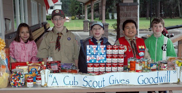 Cub Scouts donate to Food Bank | Marysville Globe