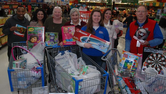 Walmart, USO team up to help children | Marysville Globe