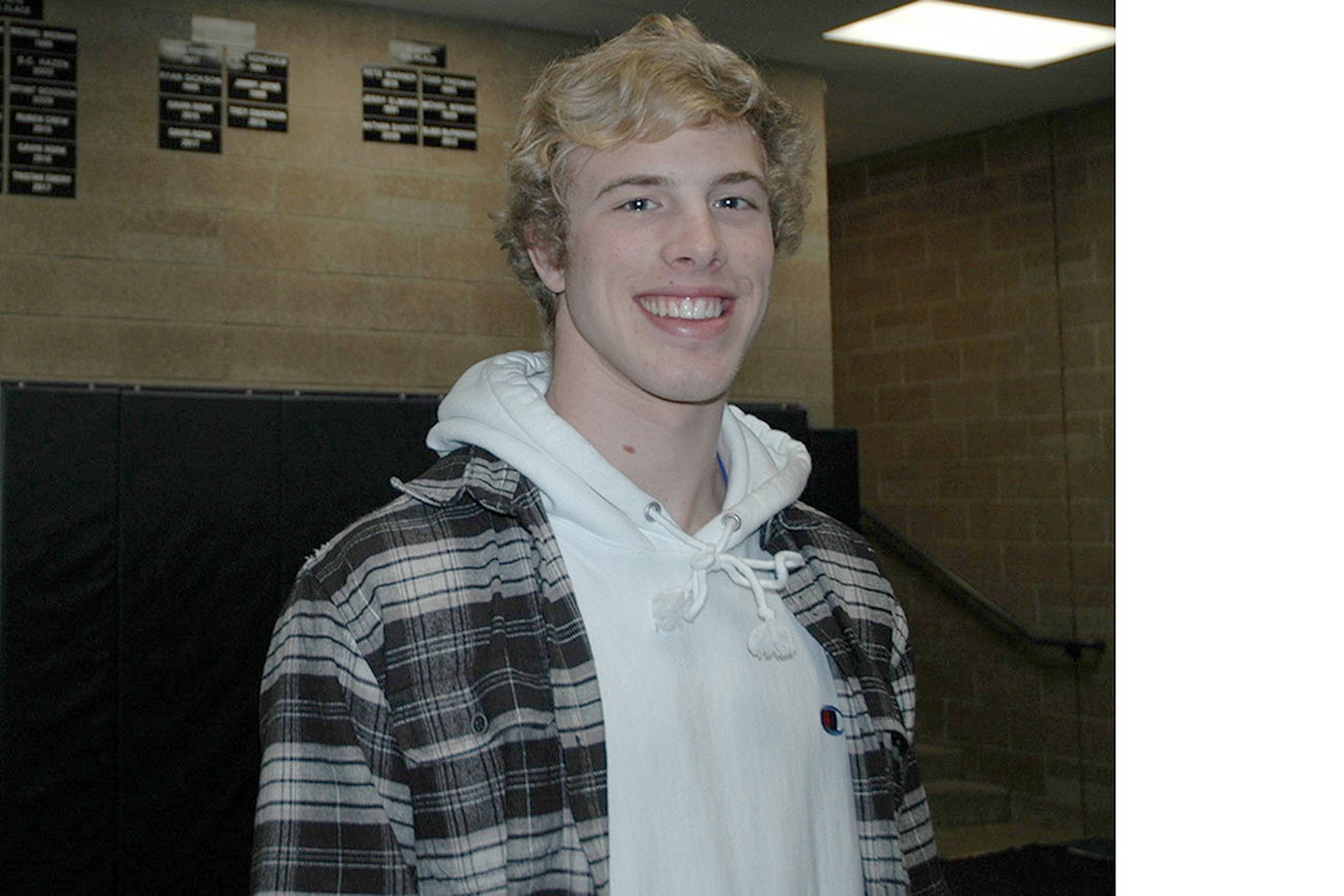 Injured in wrestling, Eagle to become a Redhawk baseball player ...